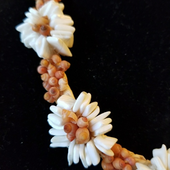 Jewelry | Hawaiian Shell Necklace In Hawaii | Poshmark